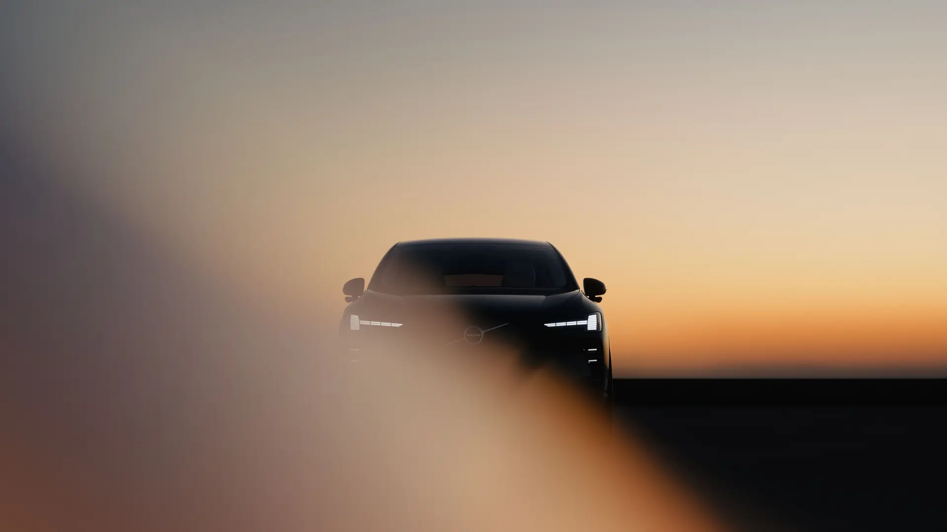 The New Volvo EX60 Supposedly Gets Up to 400 Miles & Recharges At 400 ...
