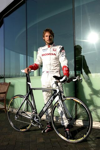 Formula 1 leader Jenson Button to tackle London Triathlon - TFLcar