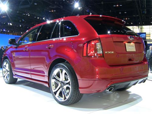 Ford debuts the new Edge at the Chicago Auto Show with an extreme ...