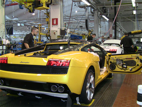 A photo visit & tour of the Lamborghini factory and museum in Sant ...