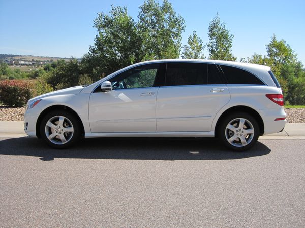 The 2011 Mercedes-Benz R350 is fancy but do the kids really care? - TFLcar