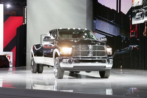 Video: Ram debuts most powerful production heavy duty Cummins pickup ...