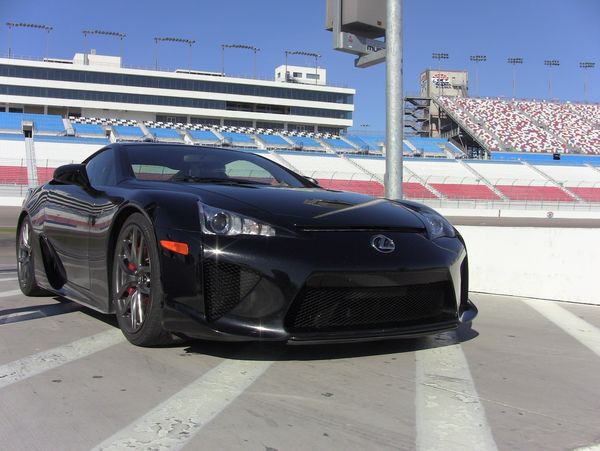 Video: 2012 Lexus LFA race track test ride - TFLcar