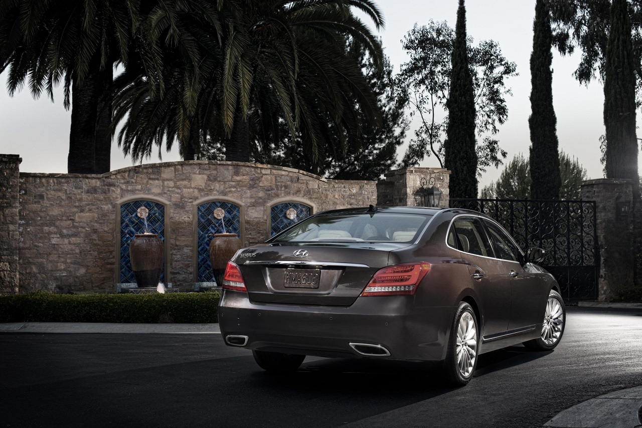 Review: 2014 Hyundai Equus Is An Impressive Luxury Sedan At a Bargain ...