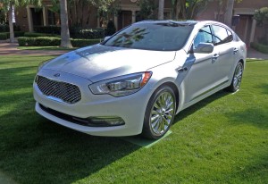 Review: The 2015 KIA K900 VIP Is a Luxury Dream Machine - The Fast Lane Car