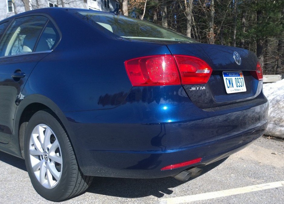 2014 Volkswagen Jetta SE - The Fuel Efficient, Sporty, and Fun Compact ...