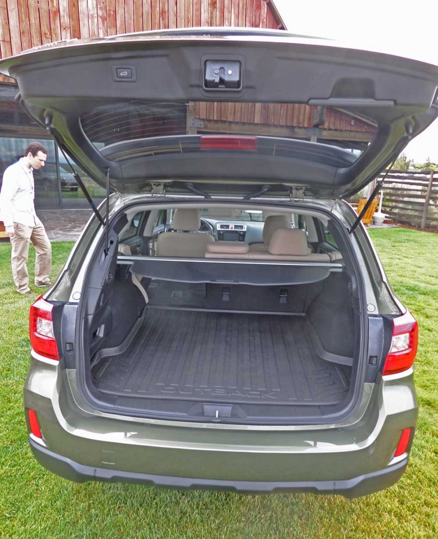 2015 Subaru Outback: A Roomy, Capable Crossover SUV [Review] - The Fast ...