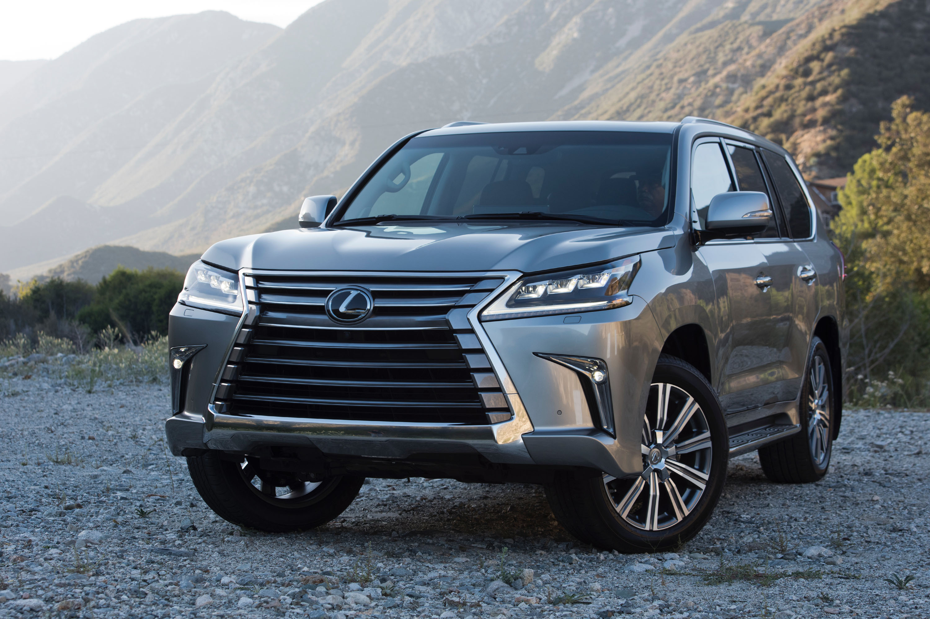 2017 Lexus LX 570 An Easy to Drive Luxury Beast SUV Review The