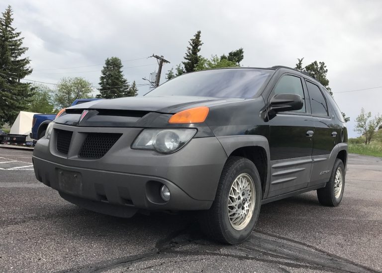 Old vs. New Crossovers: The 2001 Pontiac Aztek and 2018 Chevrolet ...