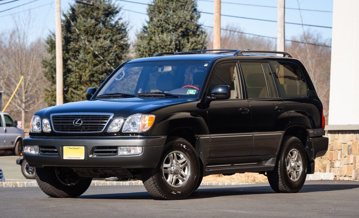 Here's Your Chance to Buy a 2001 Lexus LX 470 with 1,000 Original Miles ...