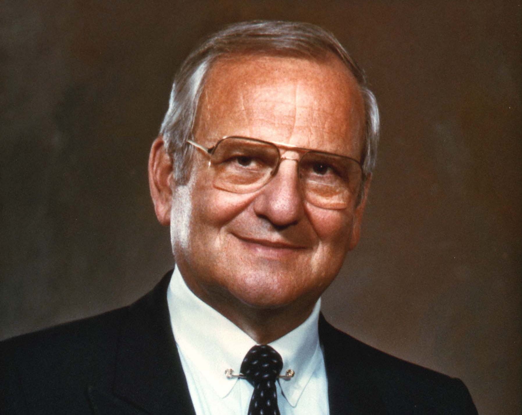Legendary Ford President, Chrysler CEO Lee Iacocca Has Died At 94 - The ...