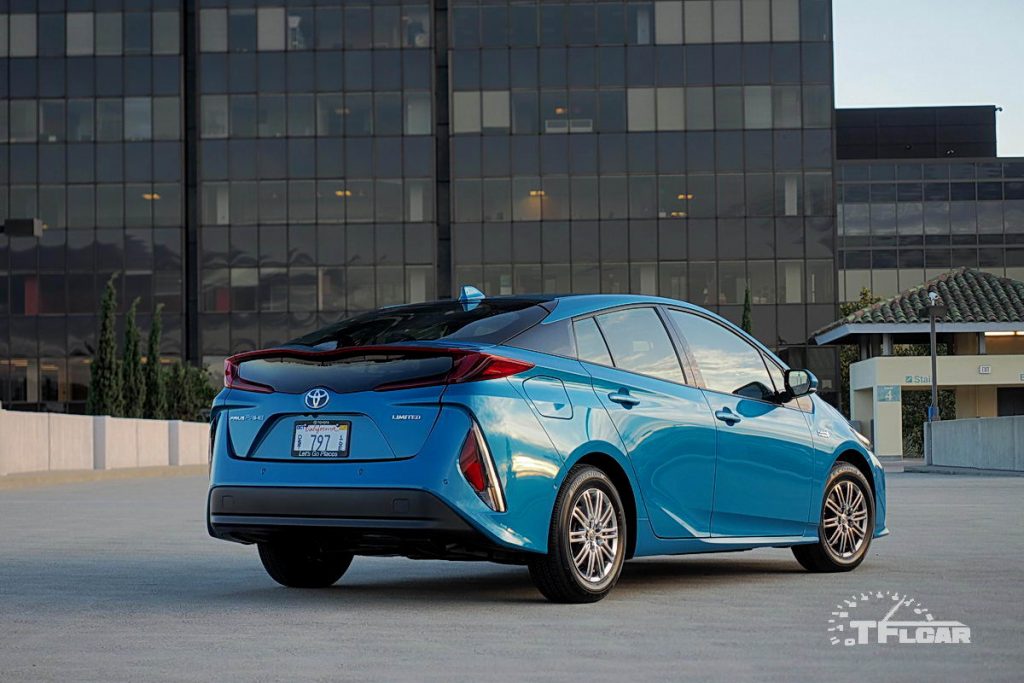 2020 Toyota Prius Prime: Toyota's Most Efficient Car Gets Apple CarPlay ...
