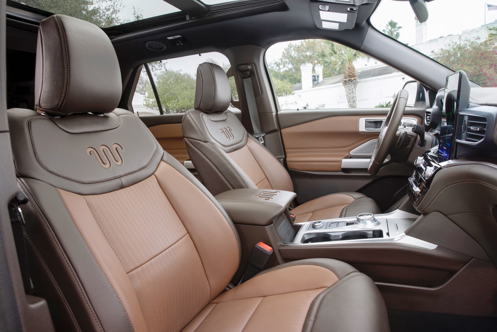 News: 2021 Ford Explorer Gets The Rustic And Luxurious King Ranch Trim ...