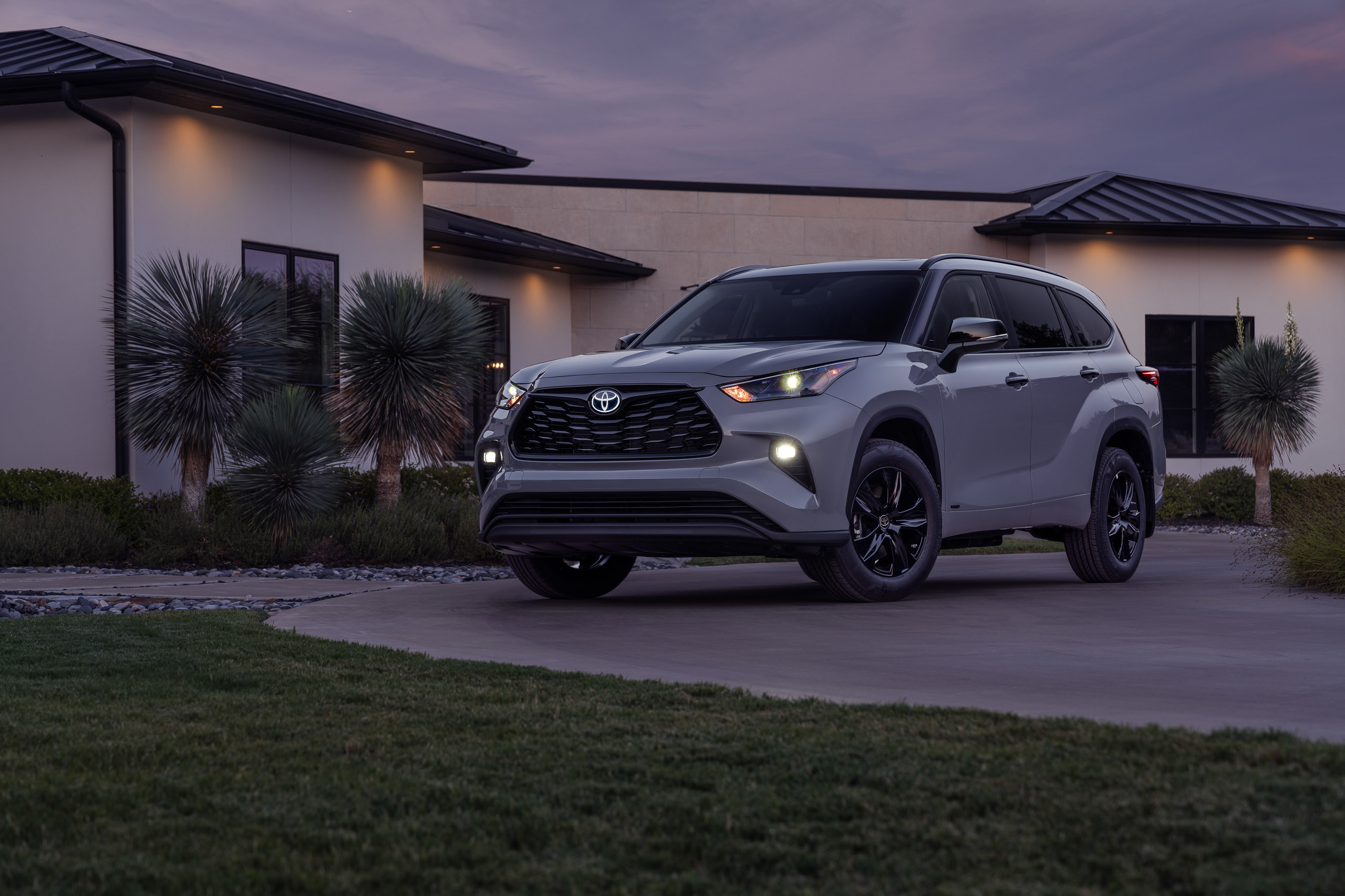 2024 Toyota Highlander Drops the Base 'L' Trim, Raising the Entry-Level ...