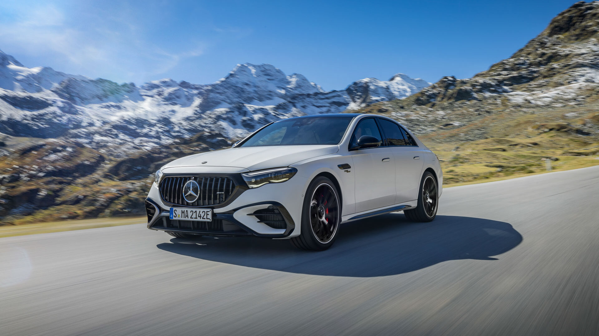 2025 Mercedes-AMG E53 Hybrid Brings Huge Power and Electric Driving Capability - TFLcar
