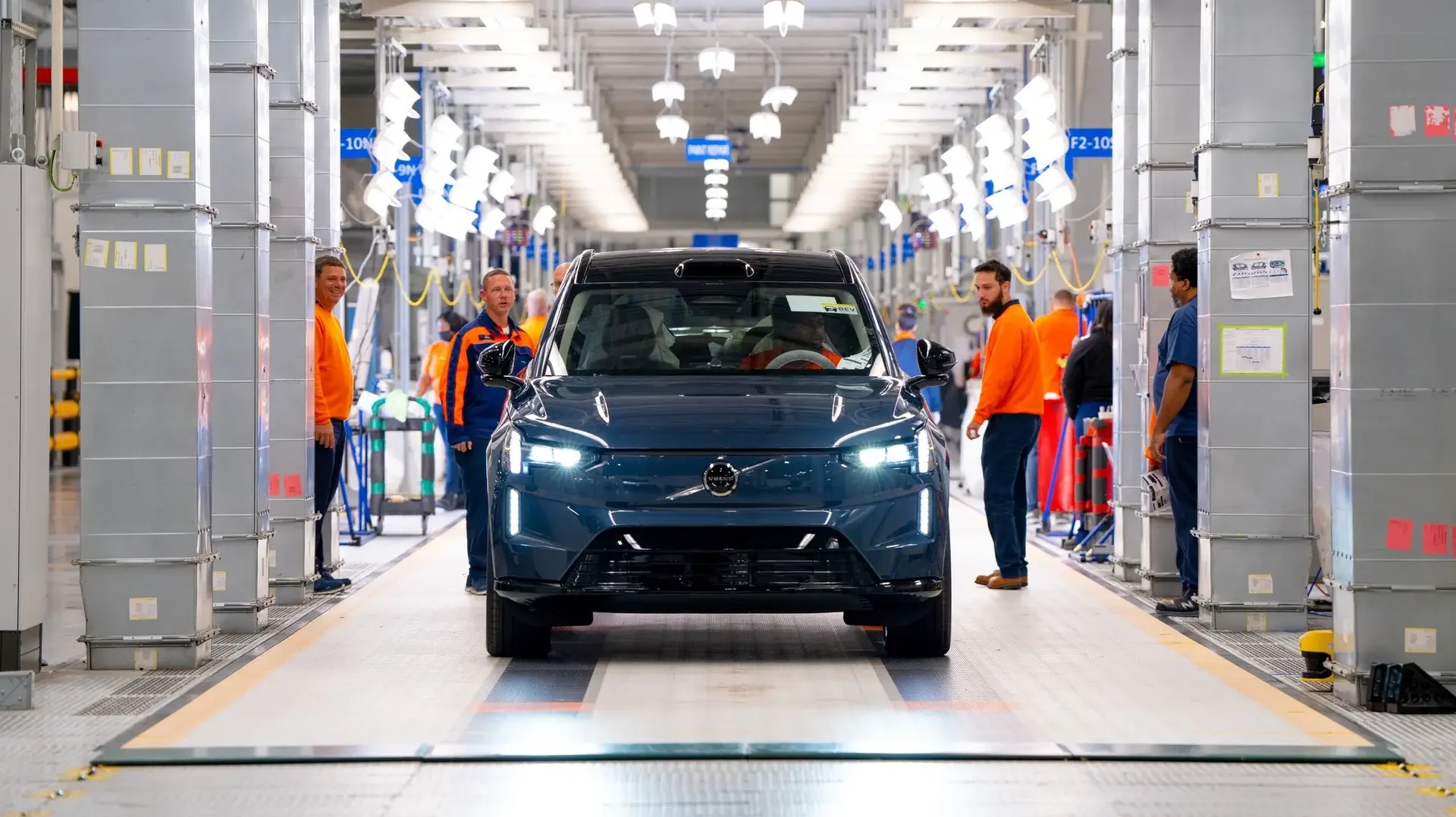 2025 Volvo EX90 Kicks Off Production After Months-Long Delays - TFLcar