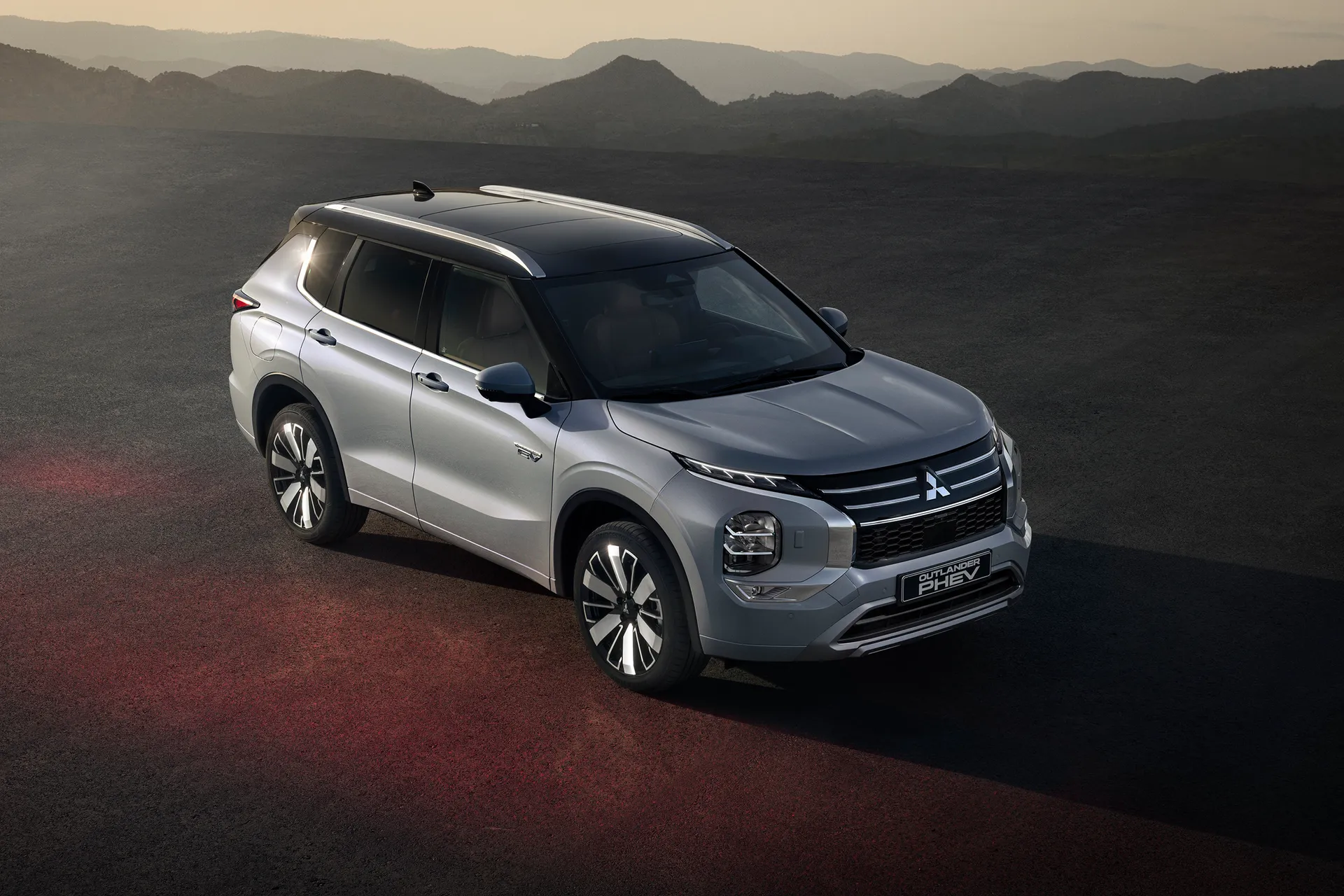 Mitsubishi Takes the 2026 Outlander All-Hybrid, with a New Standard ...